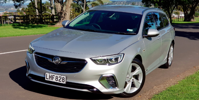 Holden Commodore RS-V | Car Tests