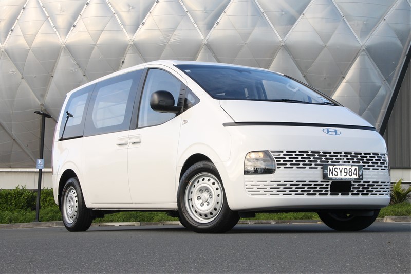Van of the Year 2021 - Hyundai Staria | Car Tests