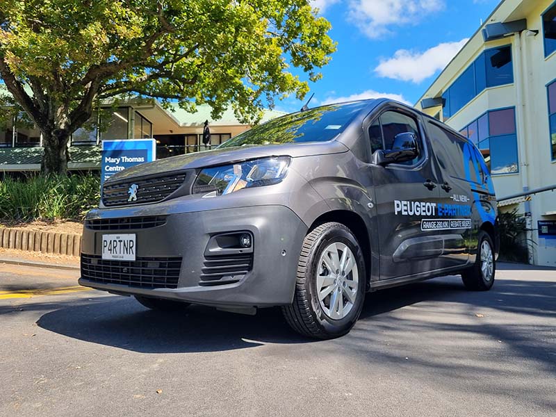 Peugeot ePartner | Car Tests