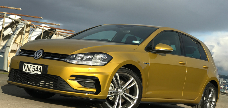 VW Golf R-Line | Car Tests