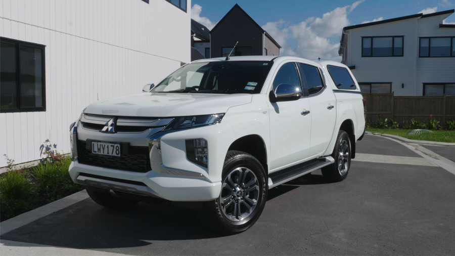 2019 Mitsubishi Triton 2WD GLX-R - Video Road Report | Car Tests